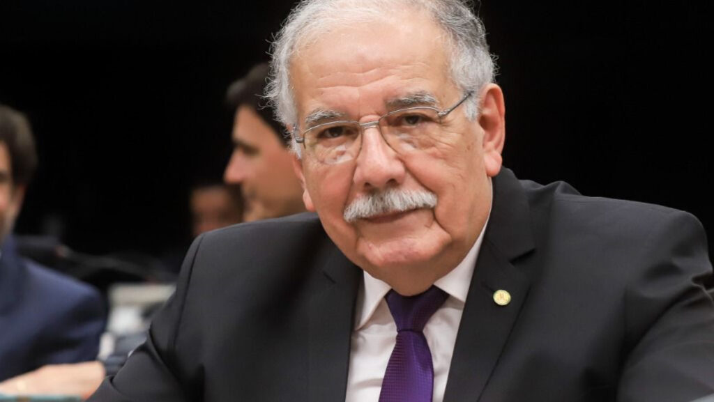 Dr. Luiz Ovando apresenta projeto para acabar com exclusão na venda de ...